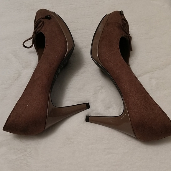 Coach and Four | Shoes | Coach And Four Faux Suede Platform Heels 7m ...